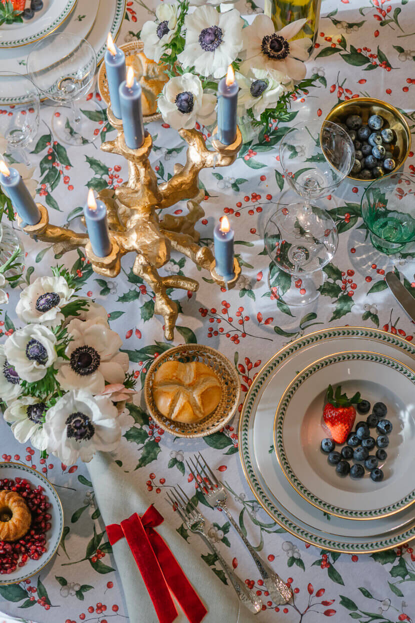 Decorating the Christmas table - how it's done I MYHOME.AT