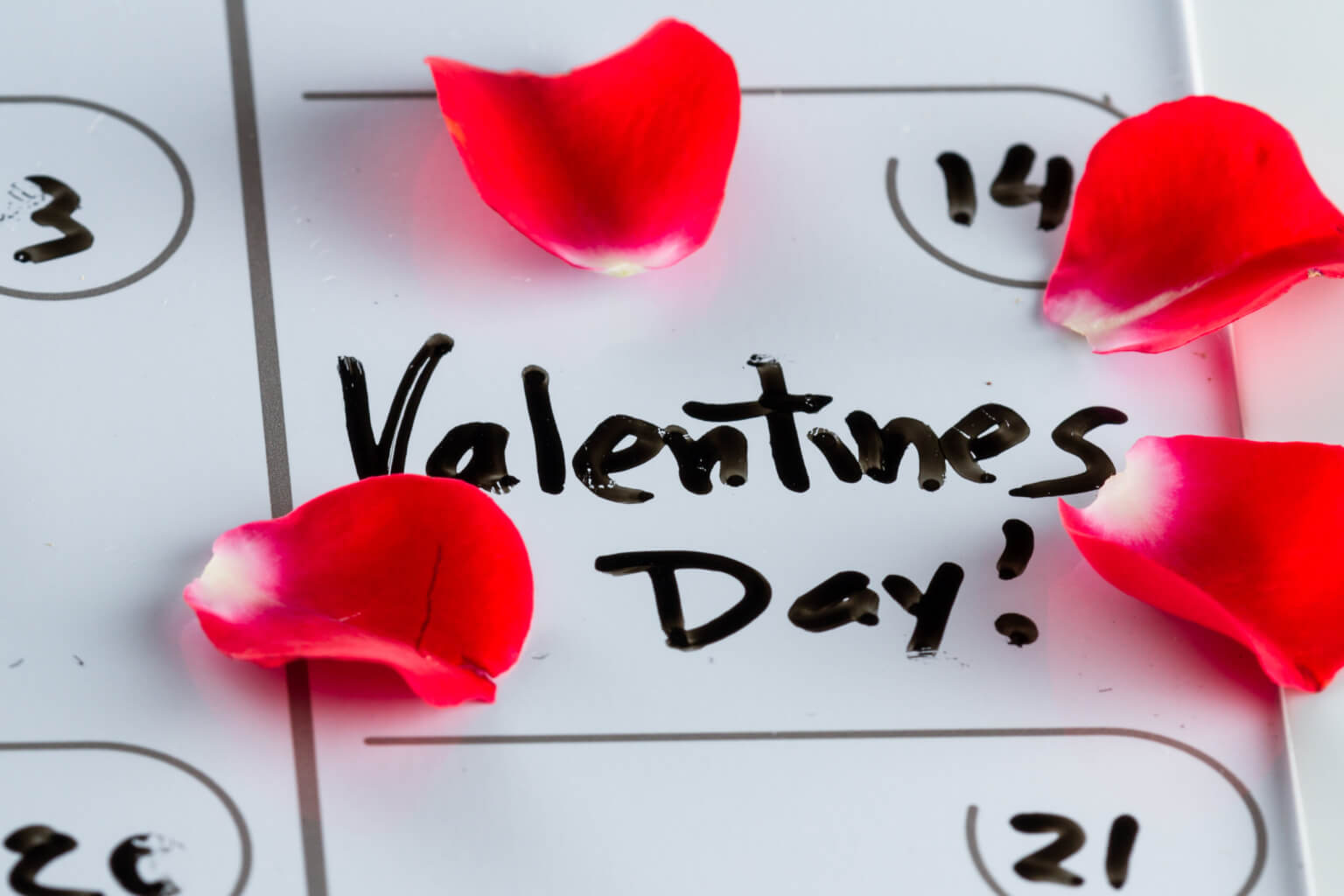 Valentine's Day at home: guaranteed to be romantic with these ideas I ...